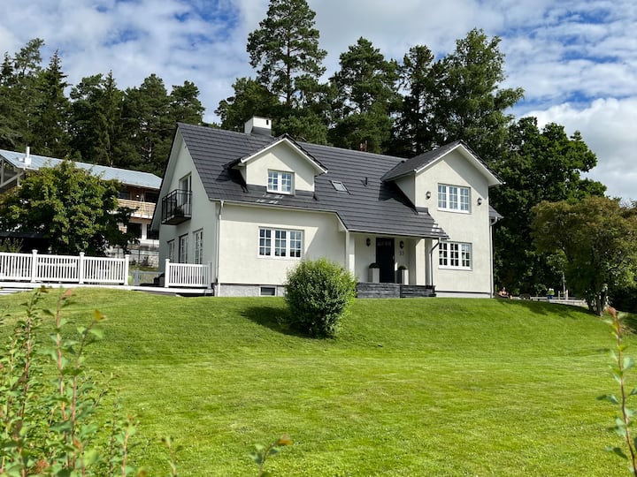 Sjönära Villa I Sigtuna - Sigtuna