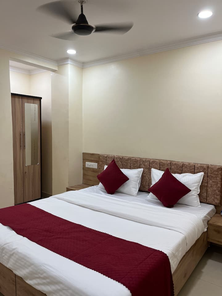 3 Private Room Near Kashi Vishwanath Temple - Varanasi