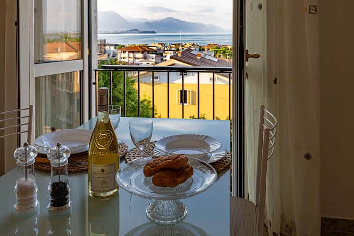 "Daisy" Esclusivo, Comodo E Vista Lago - Desenzano del Garda