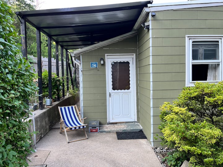 Perfect Little Room With Bunk Bed For You Plus One - Staten Island, NY