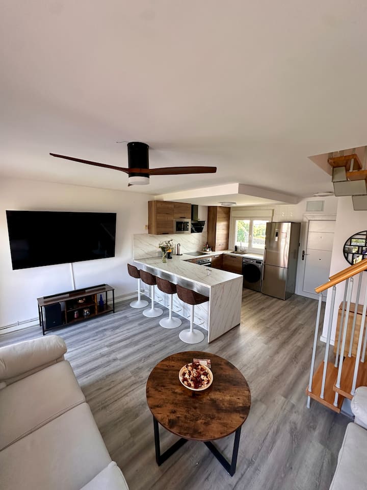 Dúplex Amplio Y Luminoso Con Vistas - Escalante