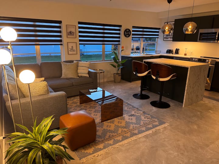 Stylish 1-bdr With Large Patio - North Miami, FL