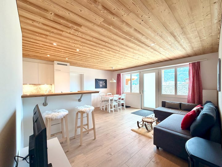 Modernes Apartment – Terrasse & 5min Zum See - Beatenberg