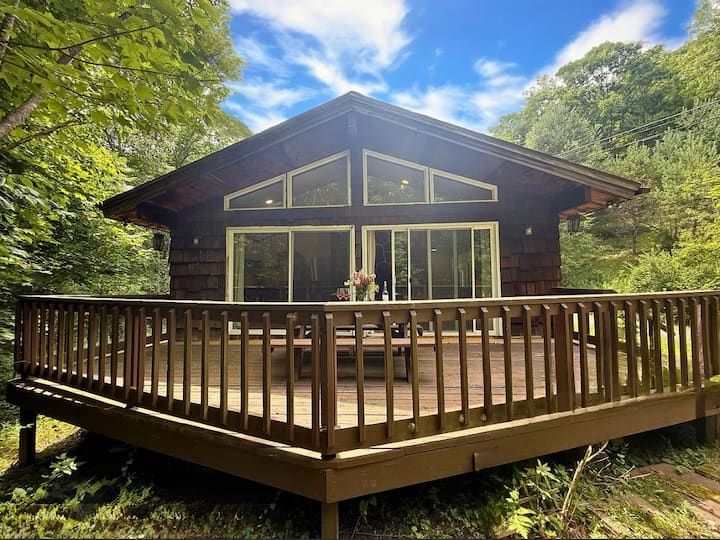 The Cedar Cabin-a Mountain Top Hideaway - Margaretville, NY