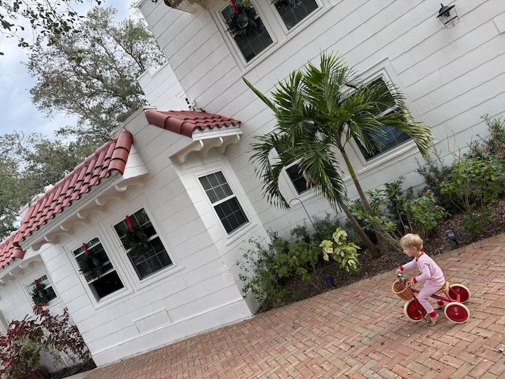 Charming 1920 Family Home In Historic District - Fort Myers, FL