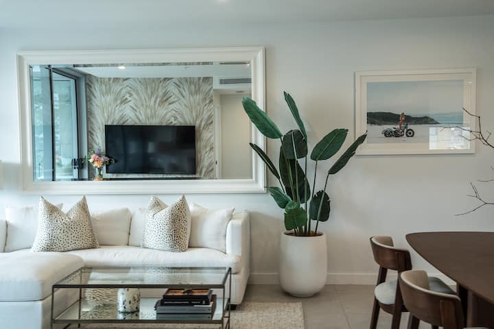 Luxury Ocean View Apartment - Coolangatta