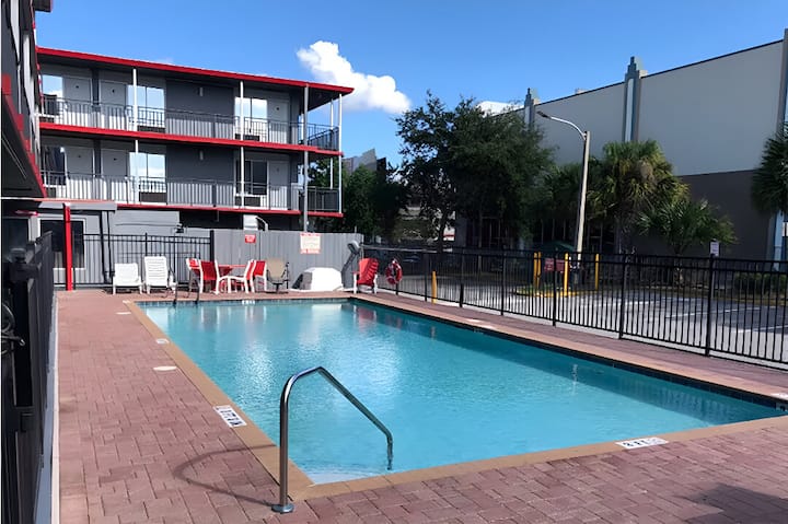 2 Db Beds Pool View | Travelodge Orlando | 2 Units - Orlando, FL