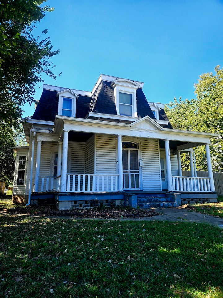 Scarebnb: A Horrific Victorian Haunt In Midtown - Springfield