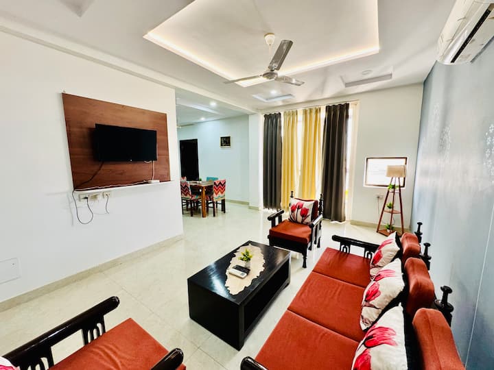 Homey Hideaway- Your Home Away From Home - Agra