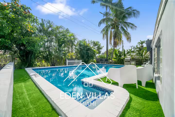 Casa Luna | Tropical Pool | Minutes To The Beach - North Miami Beach, FL
