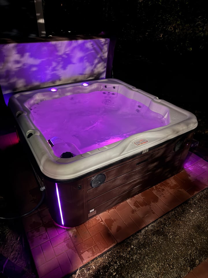 Heart Of The Lakes Region- Pine River Pond - Ossipee, NH