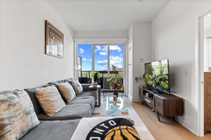 Torontocondo|resort-style-amenities-freeevparking - Toronto