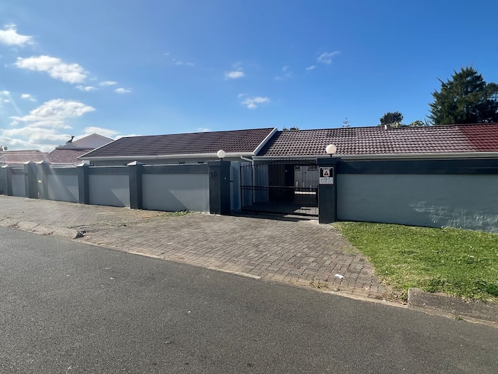 Comfy & Hygienic Home On Estuary - East London