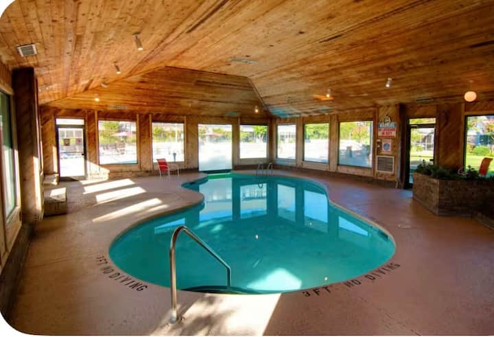 Oceans Embrace Steps To Pool And Beach! - Cedar Point, NC