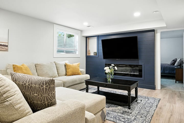 Centennial 2 Bedroom, 1 Bath! - Littleton, CO