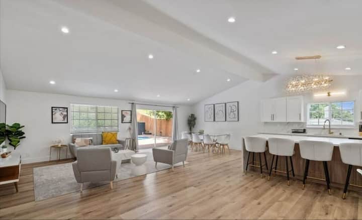 Stunning Poolside Getaway - Encino - Los Angeles