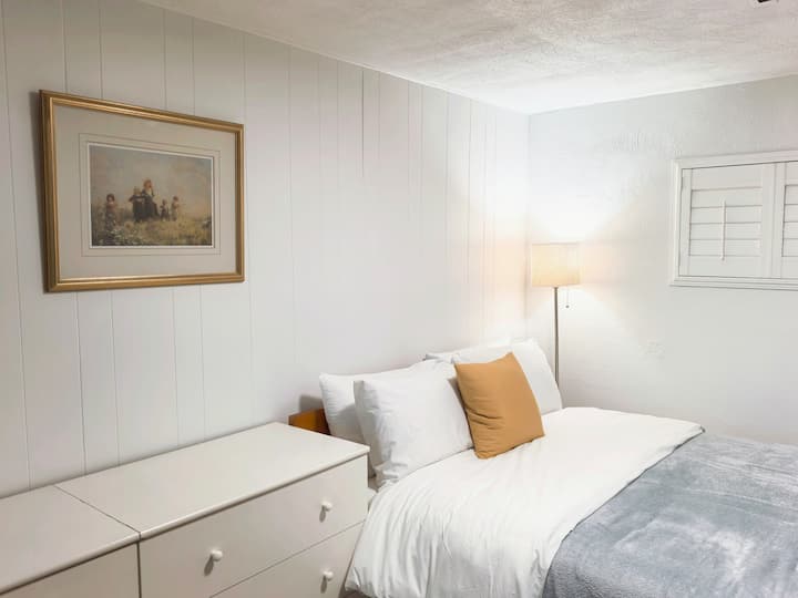 Metrotown Private 2bdrm Sleep5pp - Burnaby