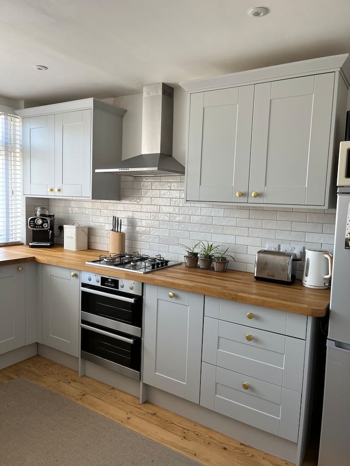 Cosy Home On Quiet Road - Bristol