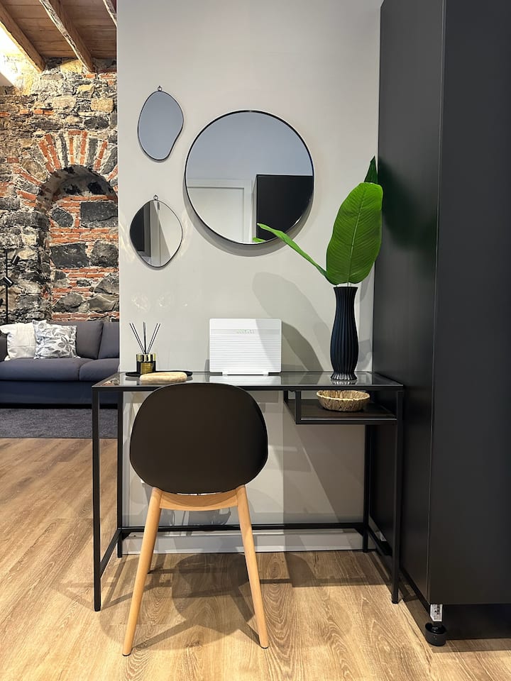 Urban Chic Apartment Black - Como