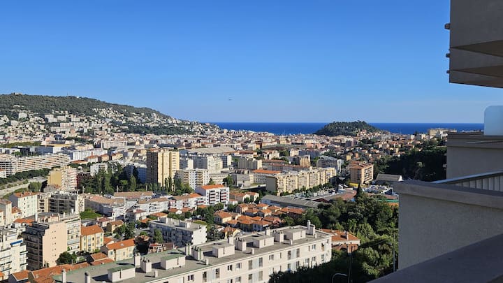 Elégant 2 Pièces Niçois. - Nice