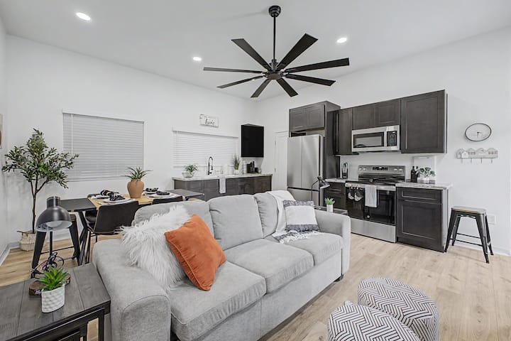 Newly Built Guest House In Gilbert - Gilbert, AZ