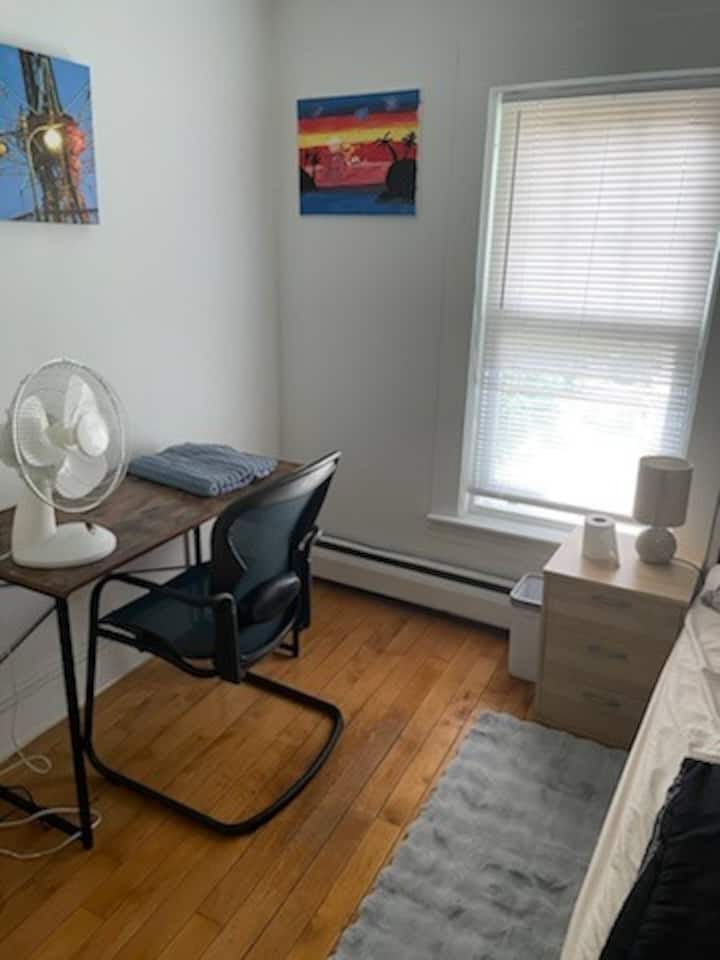 Room#6 At South End Apartment - Burlington, VT