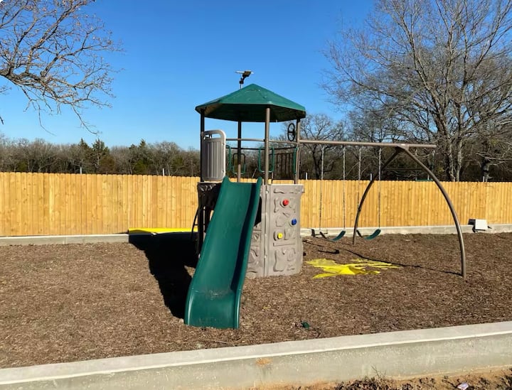 Feel Of A Village No Noise While Nearby Everything - Mansfield, TX