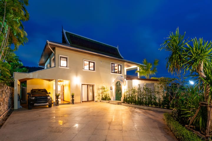 Villa Melita: 5 Bedrooms, Hillside W/pool,seaviews -