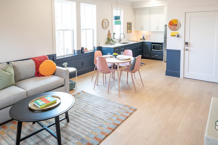 Thesweetsuite|walkeverywhere|personstreet|oakwood - Raleigh, NC