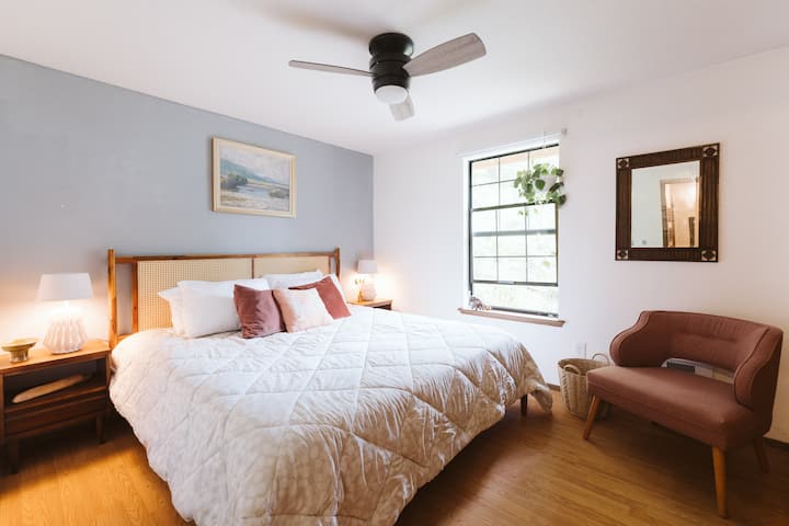 Charming Bungalow - Olympia, WA