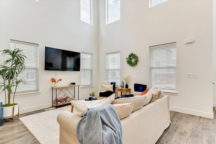 Stylish 3br, 2.5ba Getaway | Sleeps 8 - Saratoga Springs, UT
