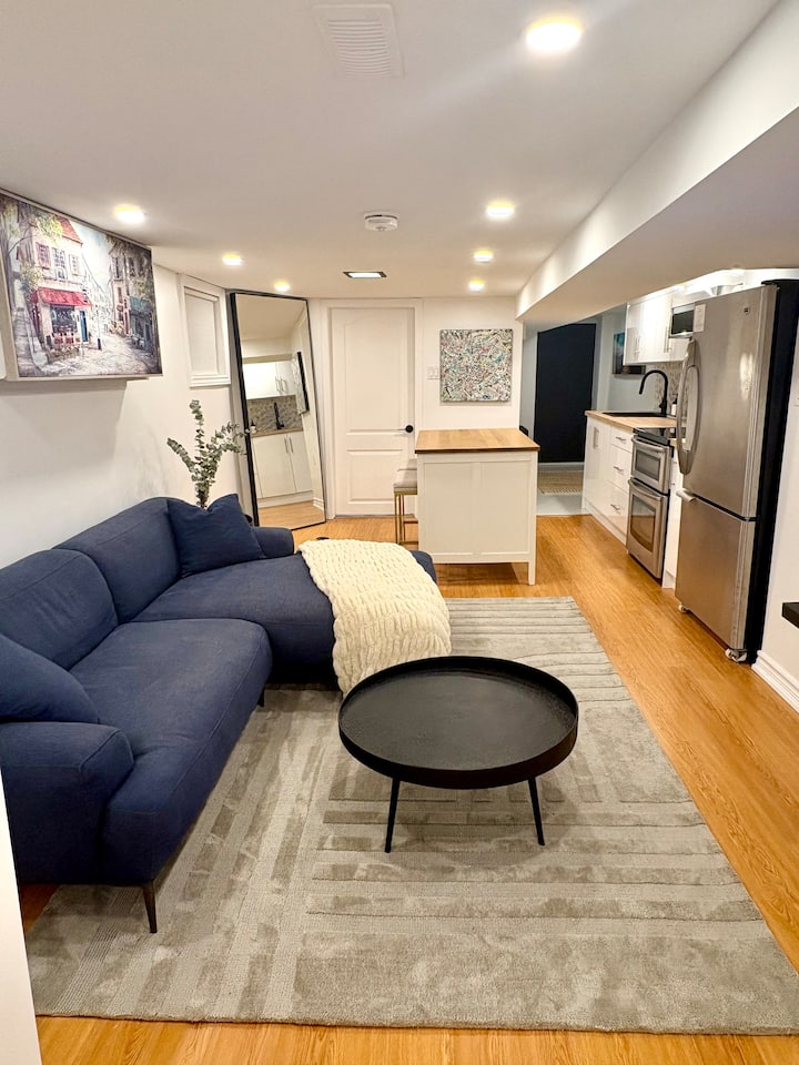 Cozy 1br Hideaway| Trendy Junction Neighbourhood - Toronto