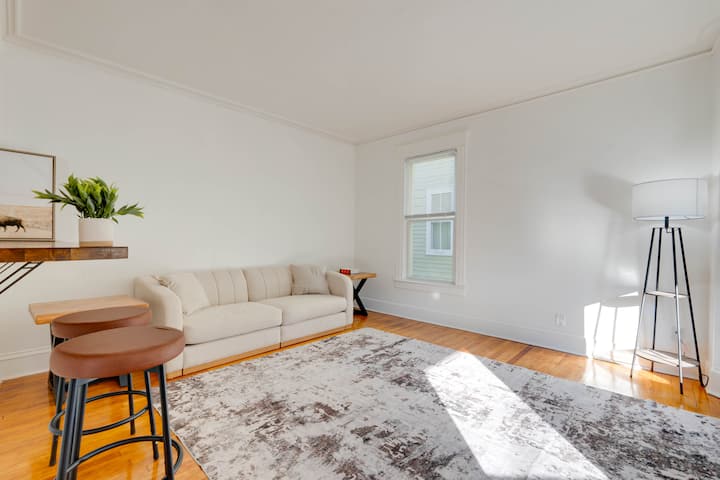 Cozy Apartment In Heart Of Utica - Utica, NY