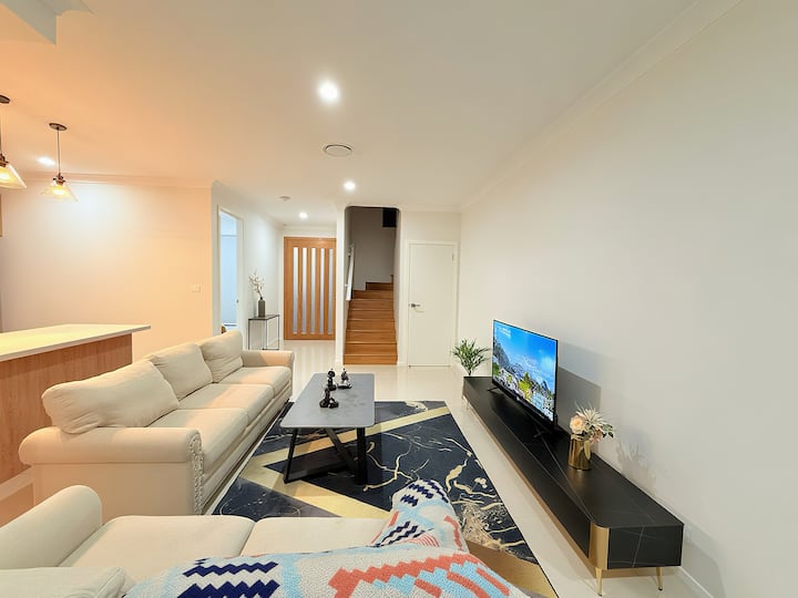 5-bedroom Home Schofields - Blacktown