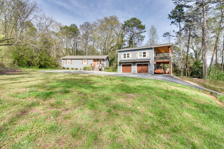 Clemson Farmhouse Loft - Clemson, SC