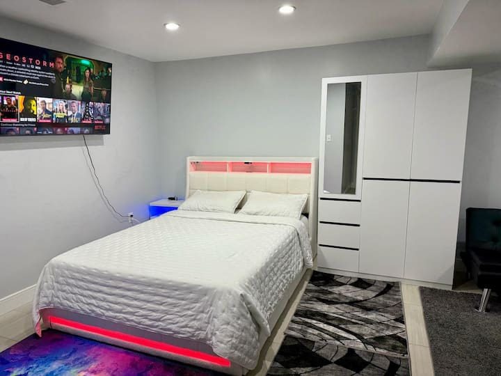 2 Bedroom Unit With Private Entrance - Massapequa, NY