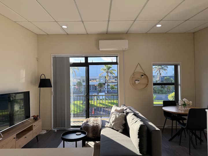Cosy & Sunny Apartment - Auckland