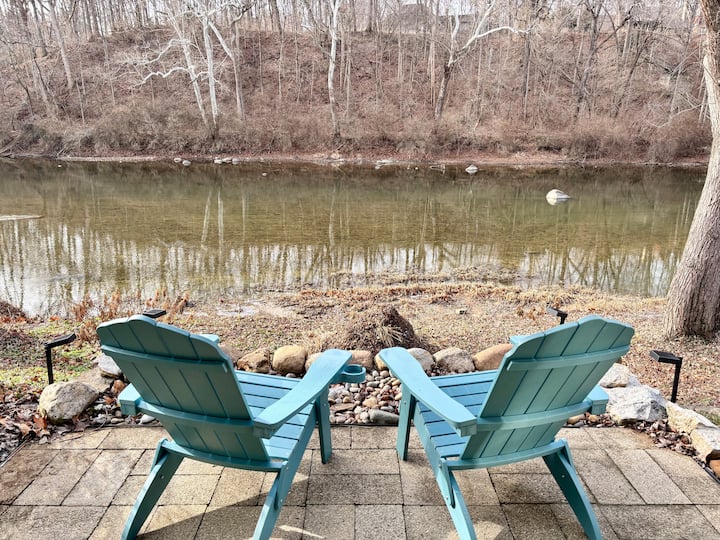Riverfront Hidden Gem • Peaceful Retreat - Indianapolis, IN