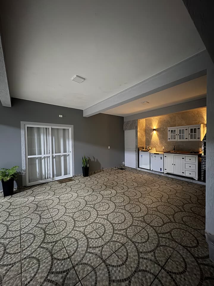 Apto Térreo (Quadra Da Praia) Patio Compartilhado - Bombinhas