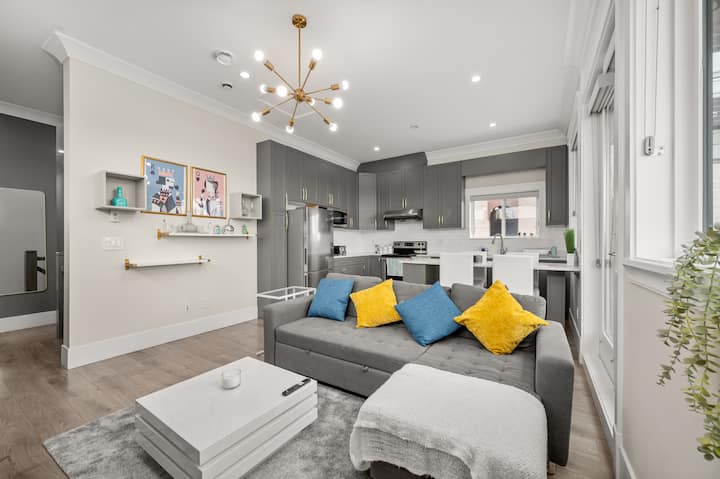 Luxe Minimalist Glam 2-bed Getaway + Bbq - 列治文