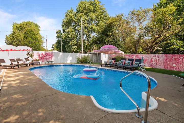 The Pink Limozeen - Owensboro, KY