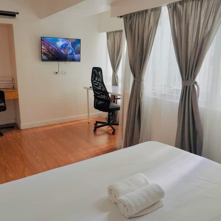 Cozy 2br Loft, Fort Victoria Bgc - Taguig