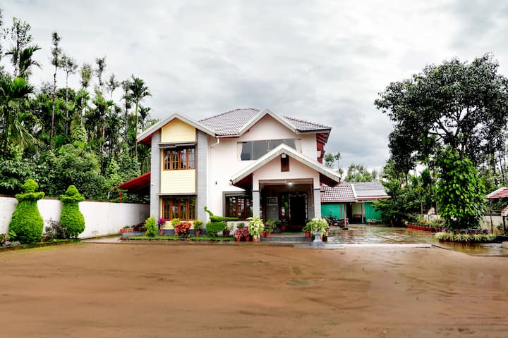 Hoovinamane Homestay - Sakleshpura