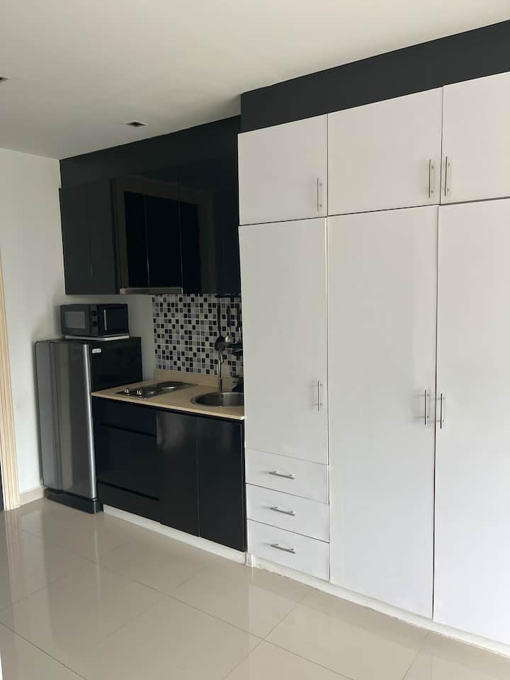 50 Meters From The Beach. - Pattaya