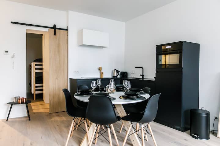 Sleeps 8,lux,wifi,1 Bath,1st Fl - Amberes, Bélgica