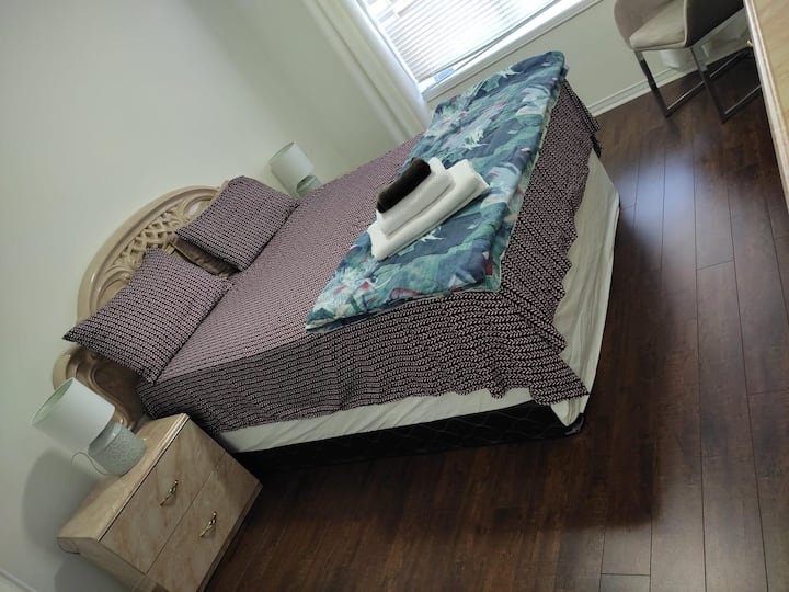 Oakville2br1.5wr Cls To Walmart - Oakville