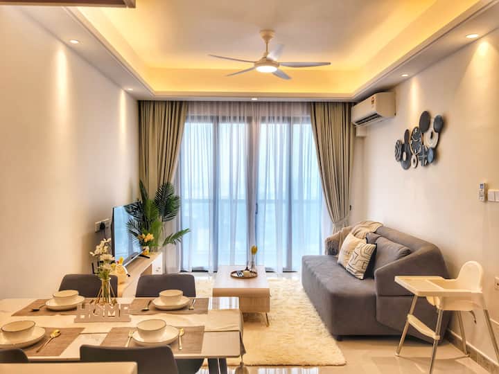 R&f Princess Cove 2br, Sea View, Family Friendly - Yishun