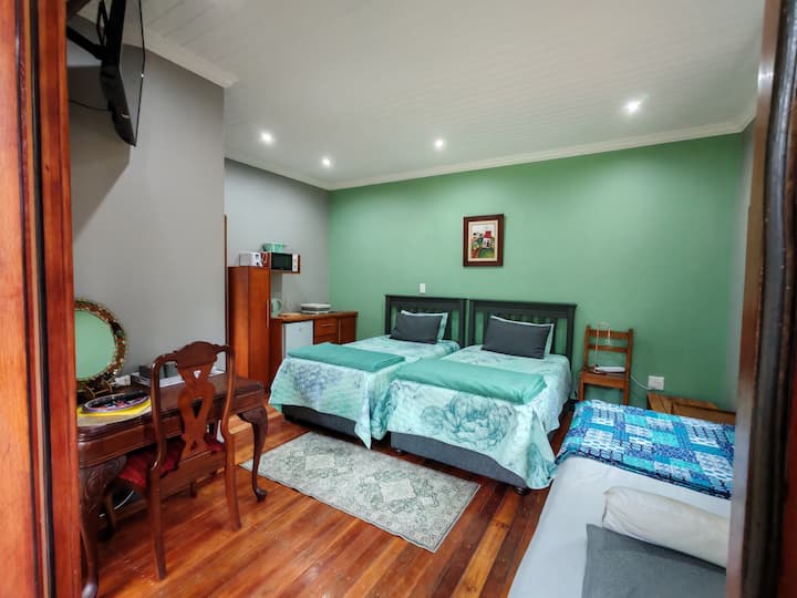 Bee-autiful Stay Garden Cottage - Bloemfontein