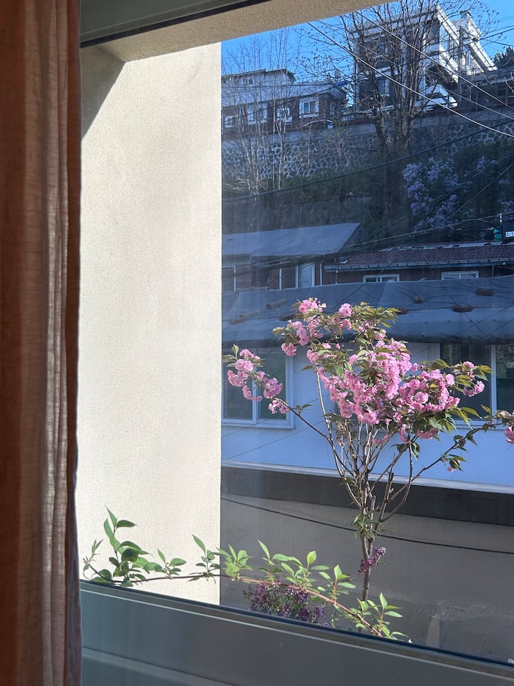 서울역 도보 5분 L 한옥인테리어 | 단독테라스 | 명동,경복궁,홍대 10분l 무료짐보관 - Seoul