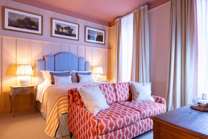 A Fancy Room In Newbury - Newbury